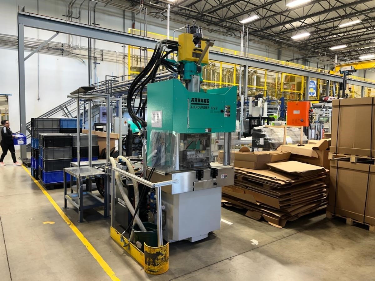 55 Ton Arburg Vertical Injection Molding Machine Model 375V 500-100, 2. ...